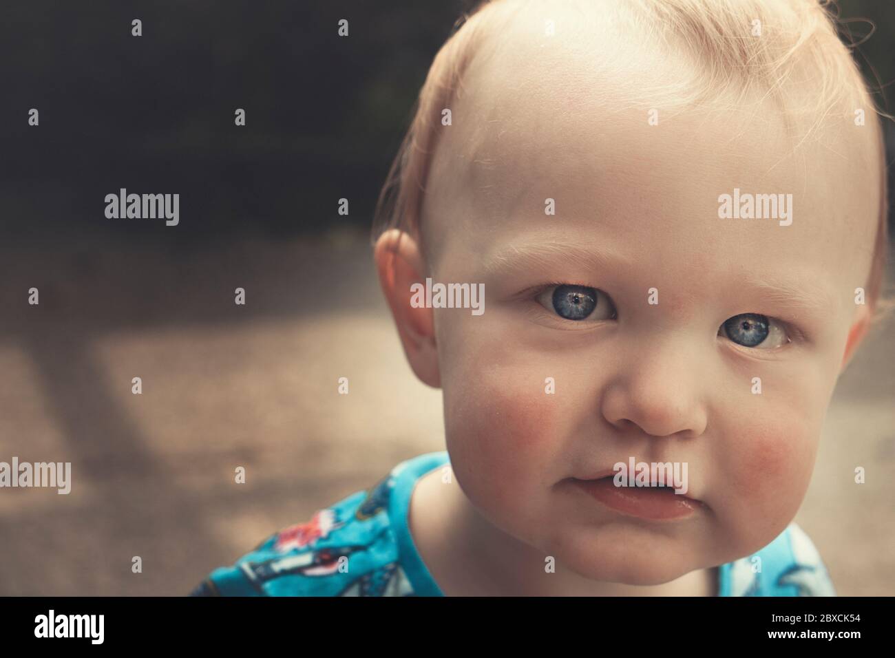 Boy having a wee hi-res stock photography and images - Alamy