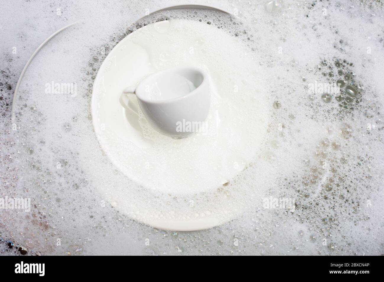 Soaking dirty dishes hi-res stock photography and images - Alamy