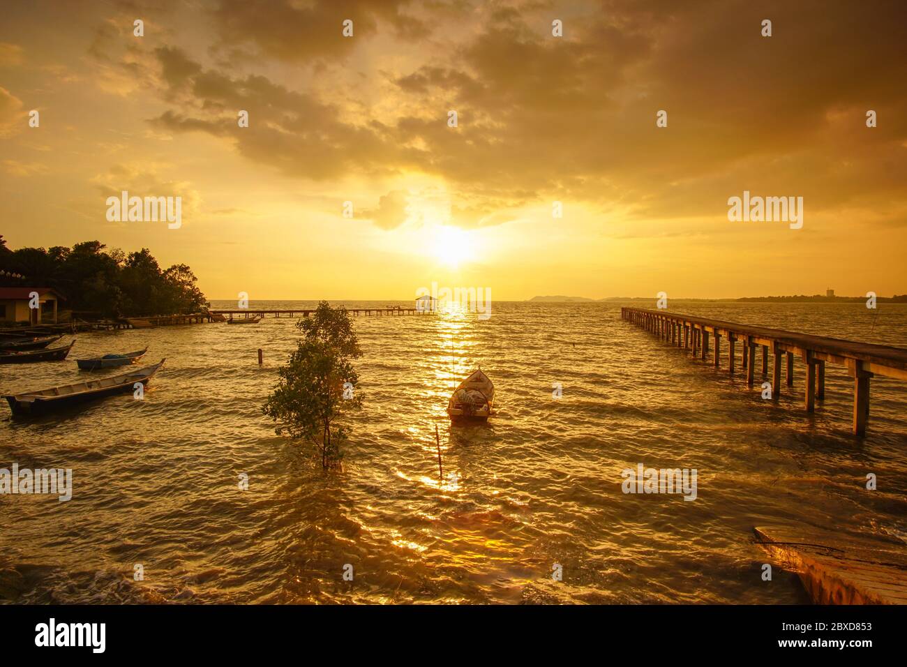 Beautiful sunset scenery hi-res stock photography and images - Alamy