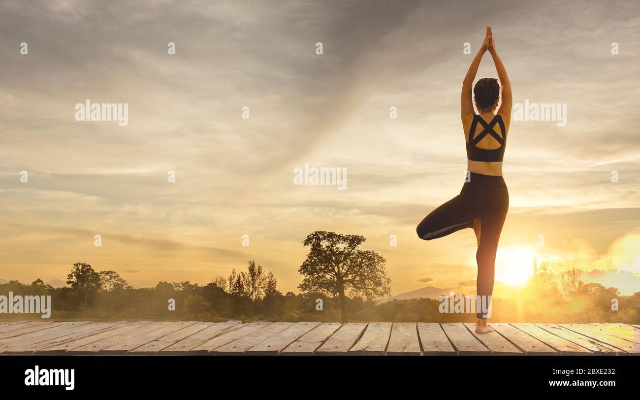 Body balance hi-res stock photography and images - Alamy