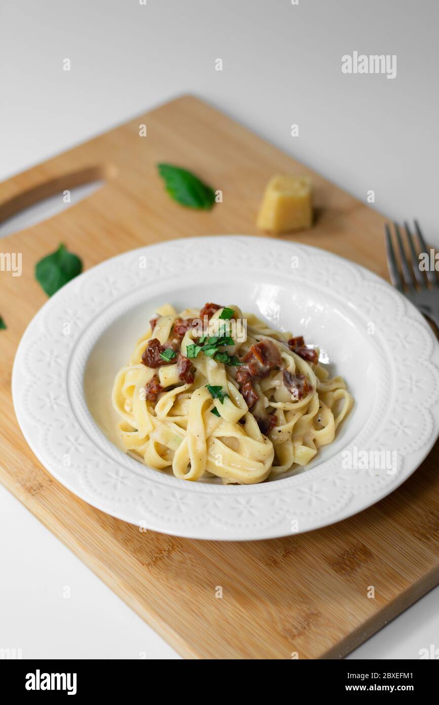 Fettuccine alfredo bechamel sauce hi-res stock photography and images ...