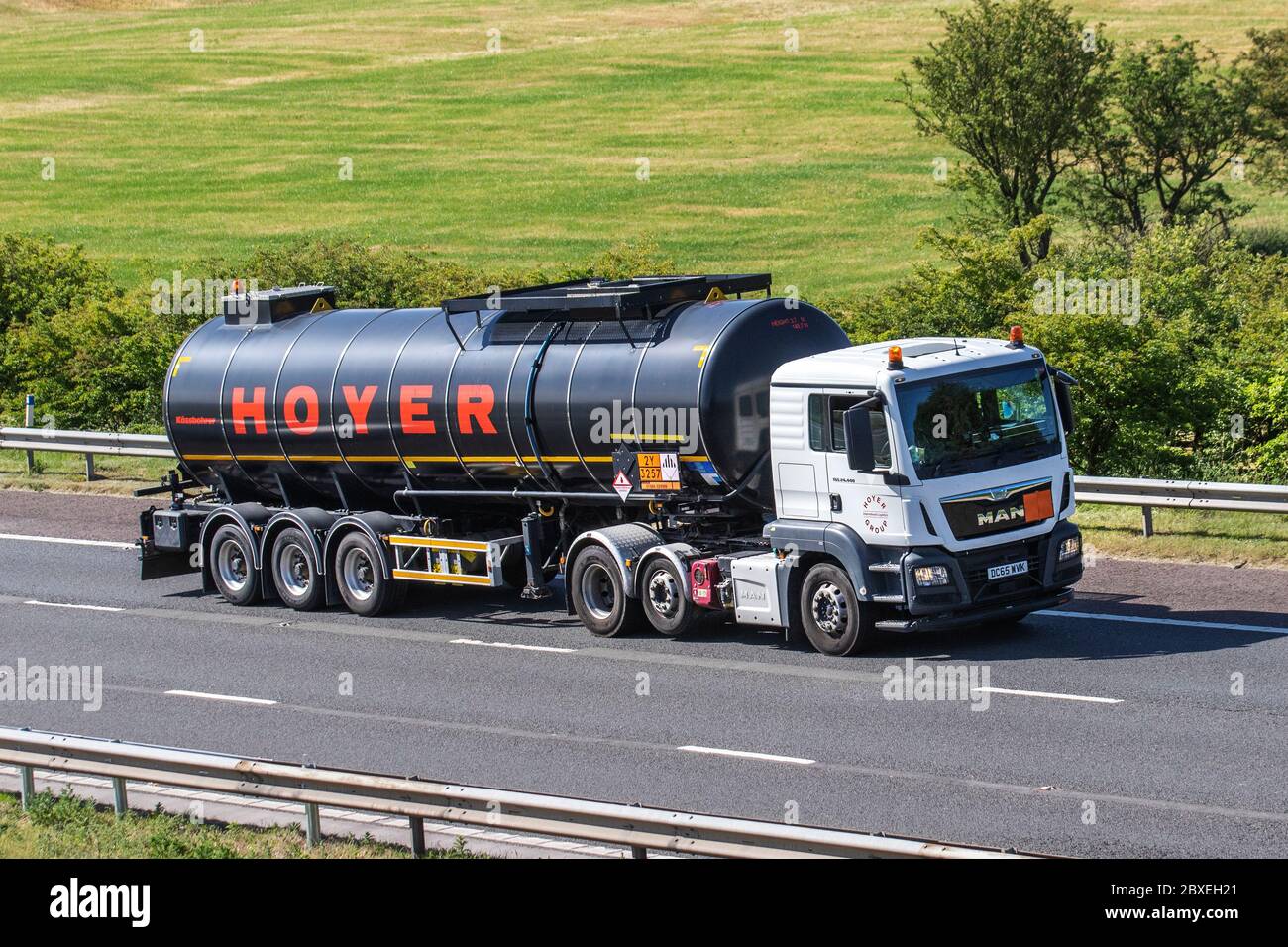 44 tonne road barrels hi-res stock photography and images - Alamy