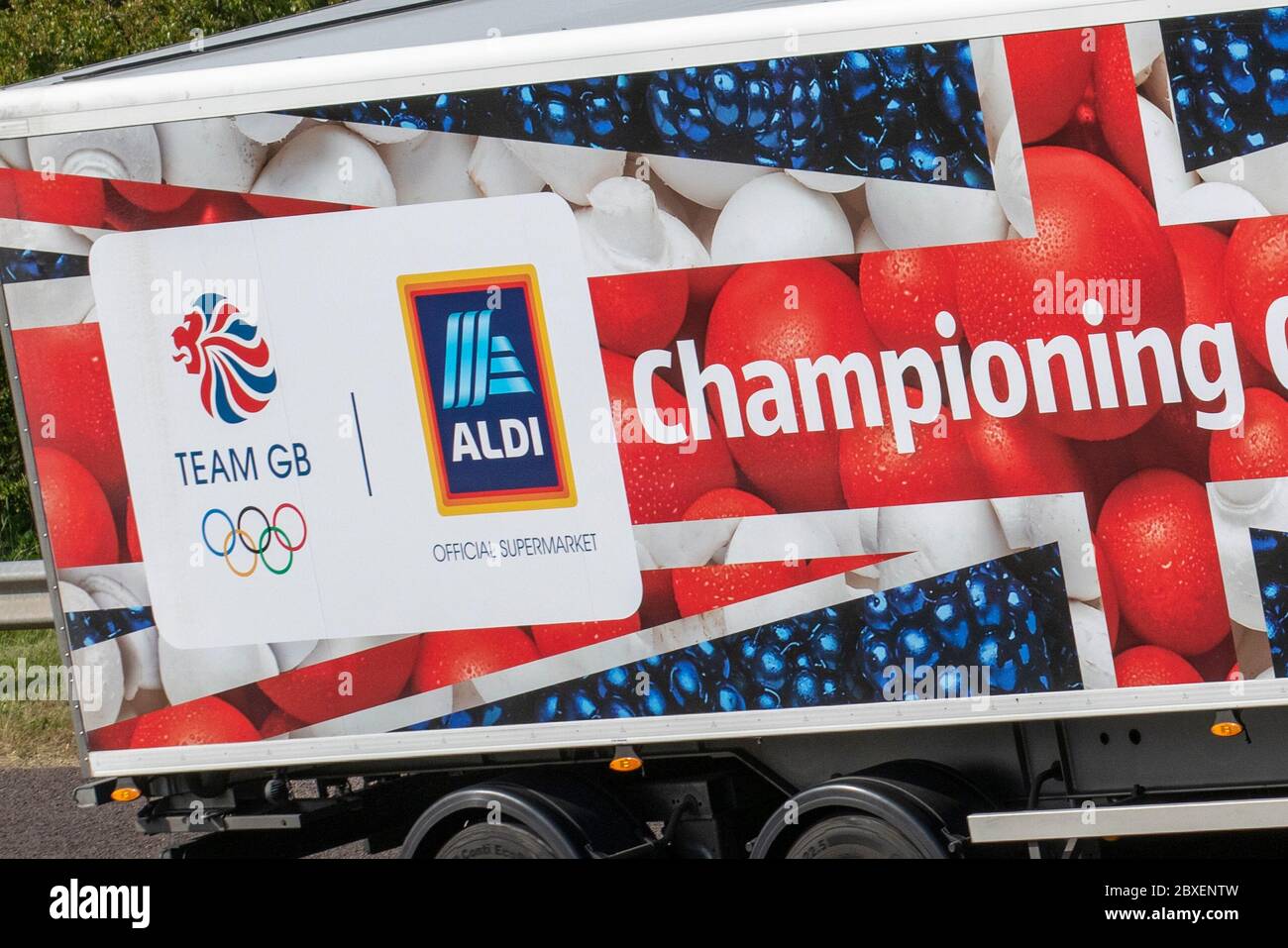 Aldi lorries hi-res stock photography and images - Alamy