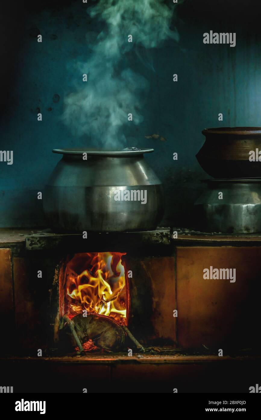 Aduppu hi-res stock photography and images - Alamy