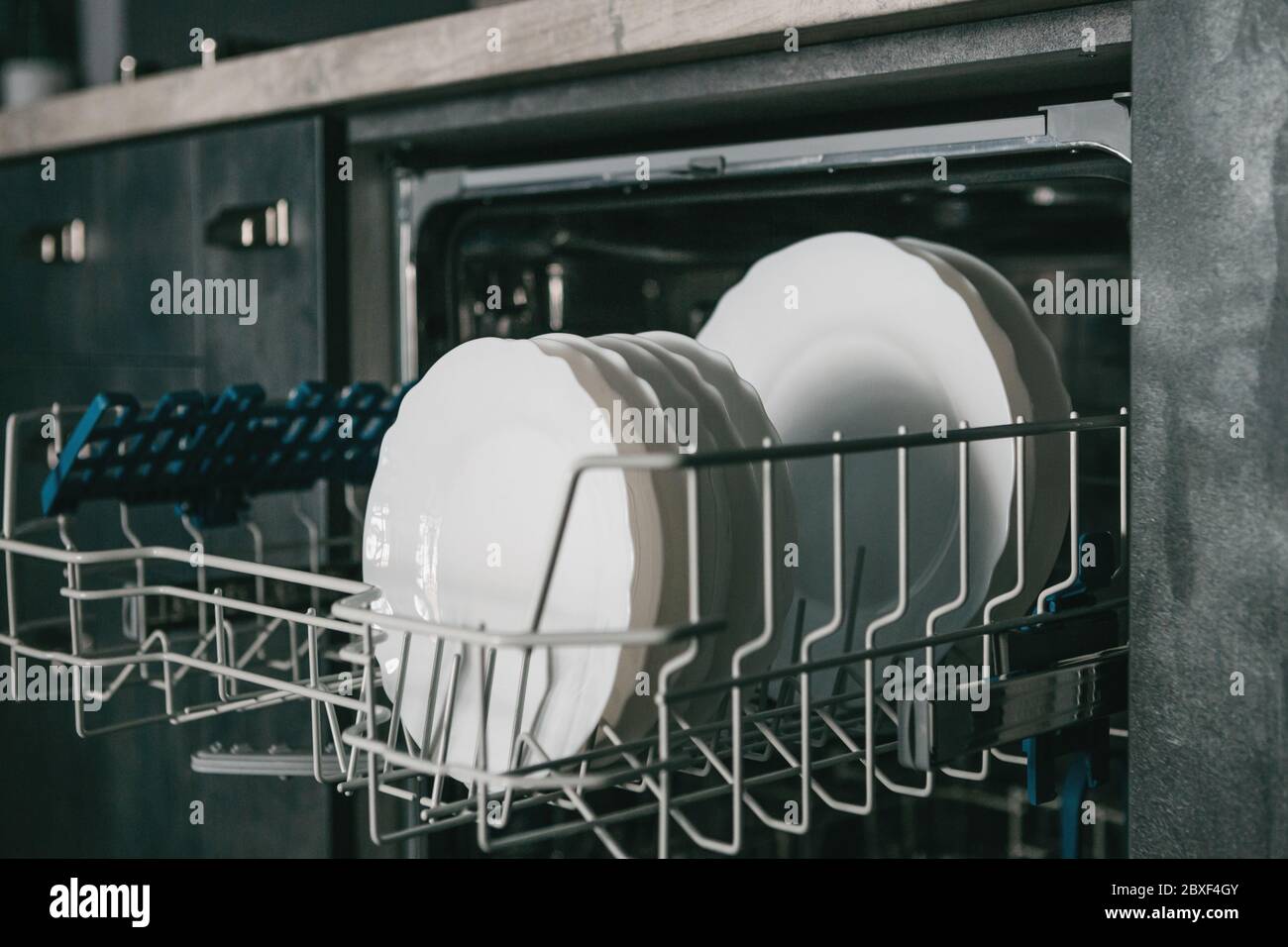 New washing machine box hi-res stock photography and images - Alamy