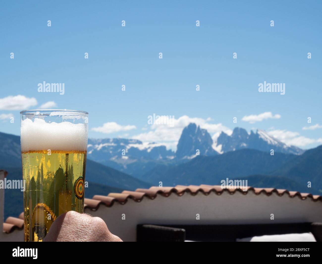Gold bier hi-res stock photography and images - Alamy