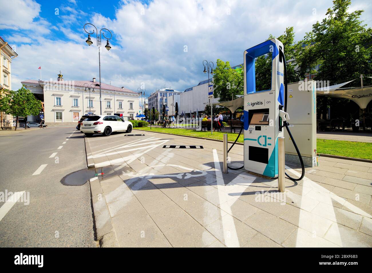 Ignitis on charger hi-res stock photography and images - Alamy