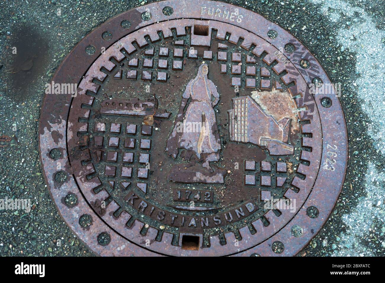 Cable manhole hi-res stock photography and images - Alamy
