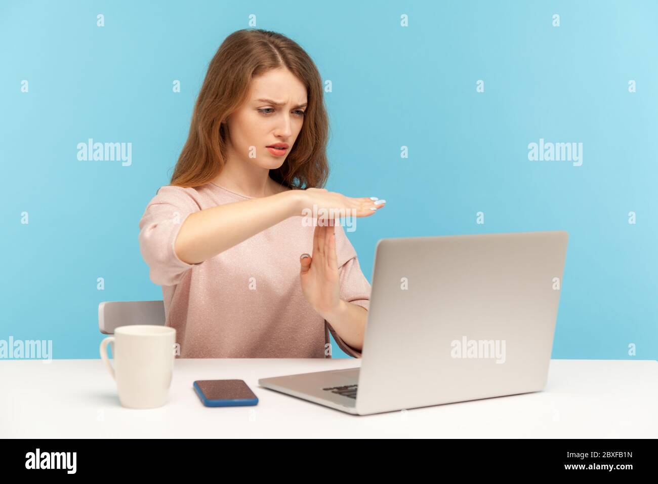 Pause break hi-res stock photography and images - Alamy