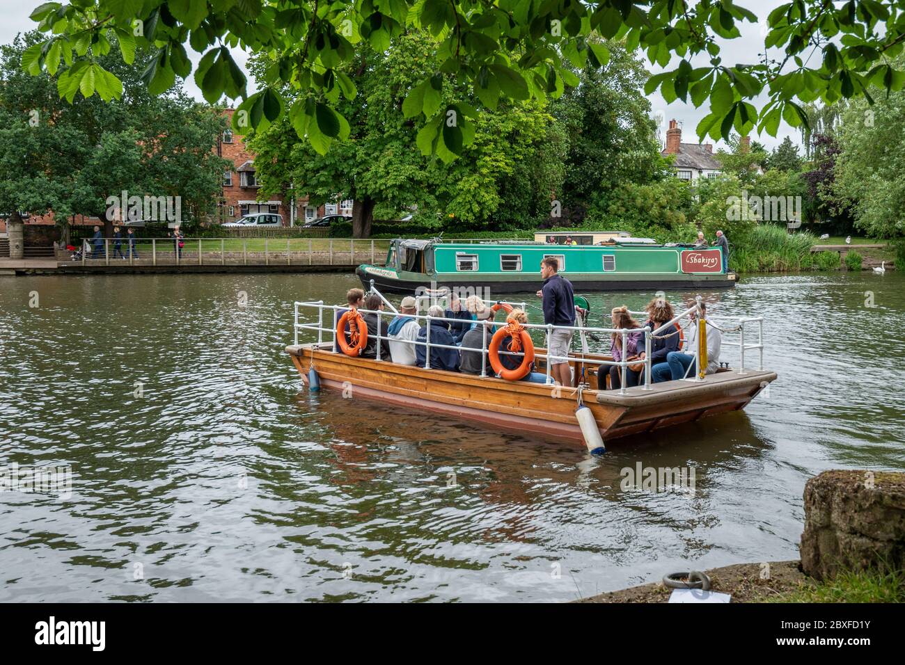 The River Avon chain ferry at Stratford upon Avon Warwickshire England ...
