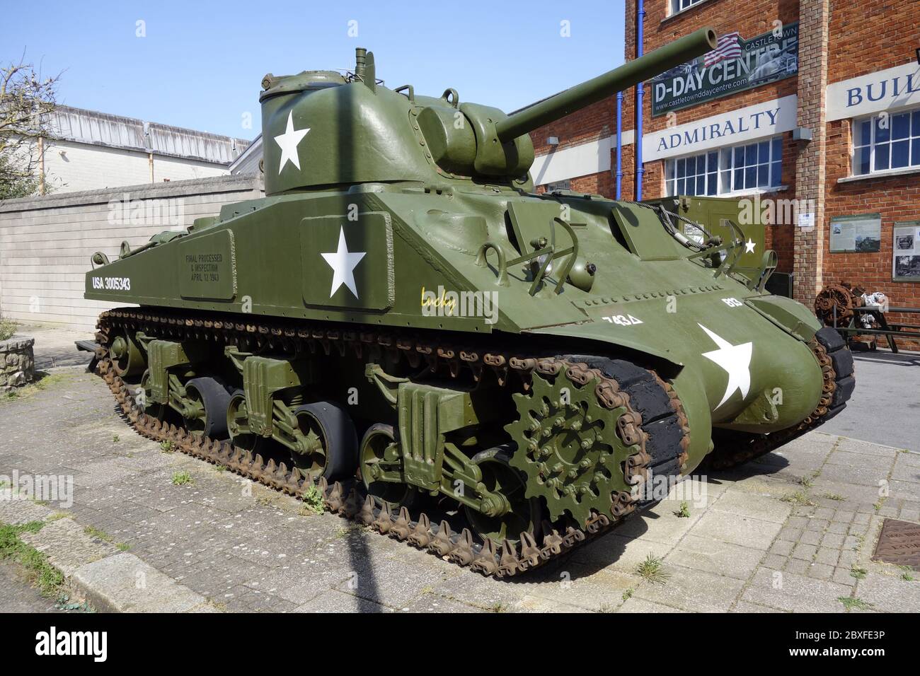 Sherman tank british 1944 hi-res stock photography and images - Alamy