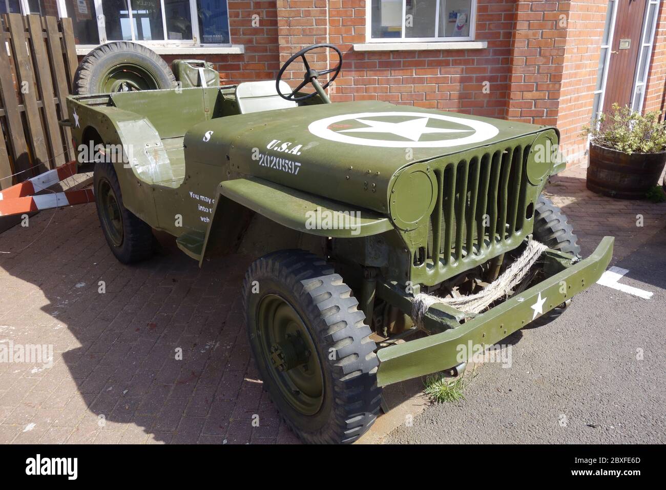 British army jeep hi-res stock photography and images - Alamy