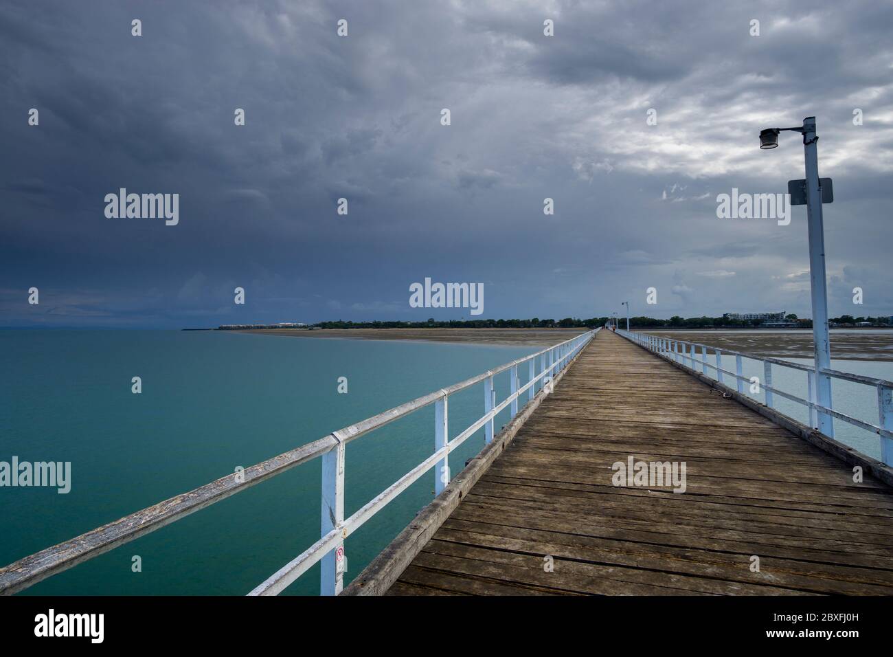 Empty pier hi-res stock photography and images - Alamy