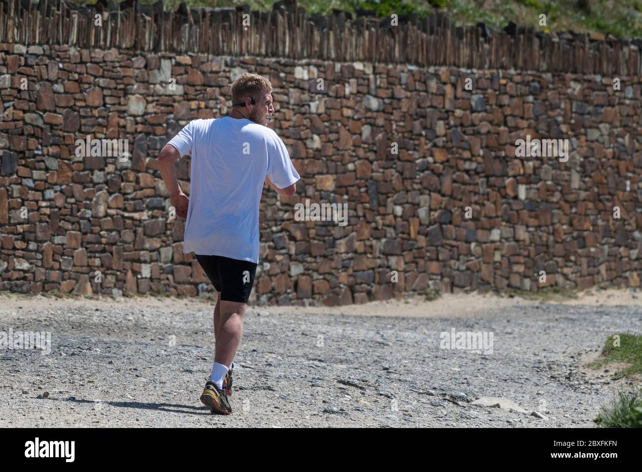 Running along a path hi-res stock photography and images - Alamy