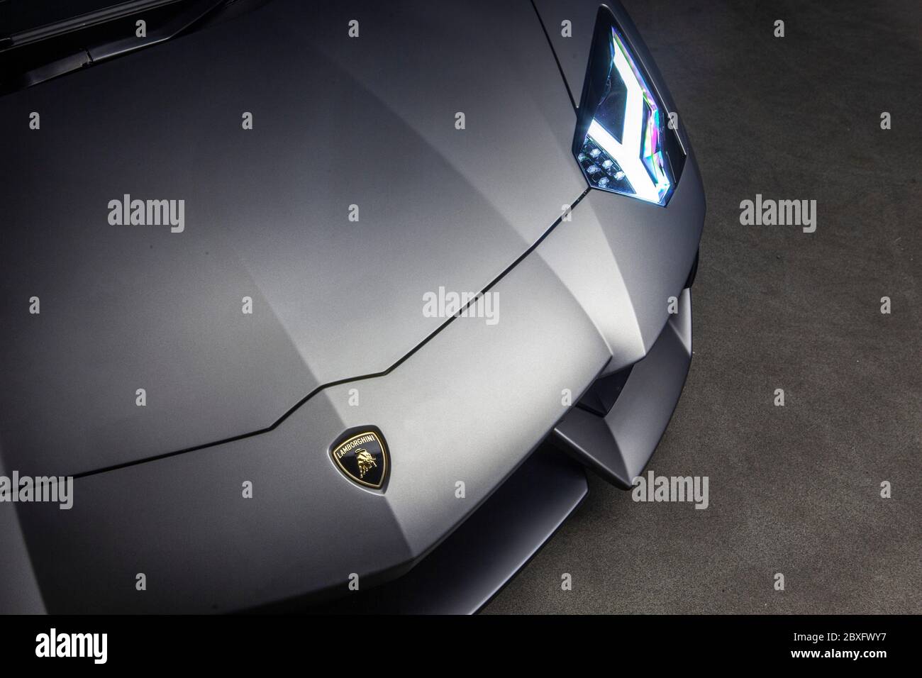 Lamborghini Aventador Front Bonnet Stock Photo - Alamy