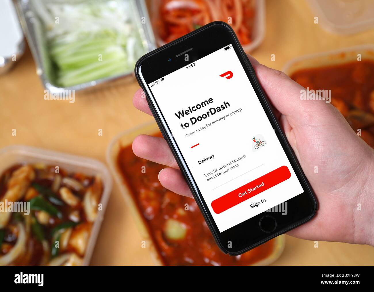 Food delivery service doordash hi-res stock photography and images - Alamy