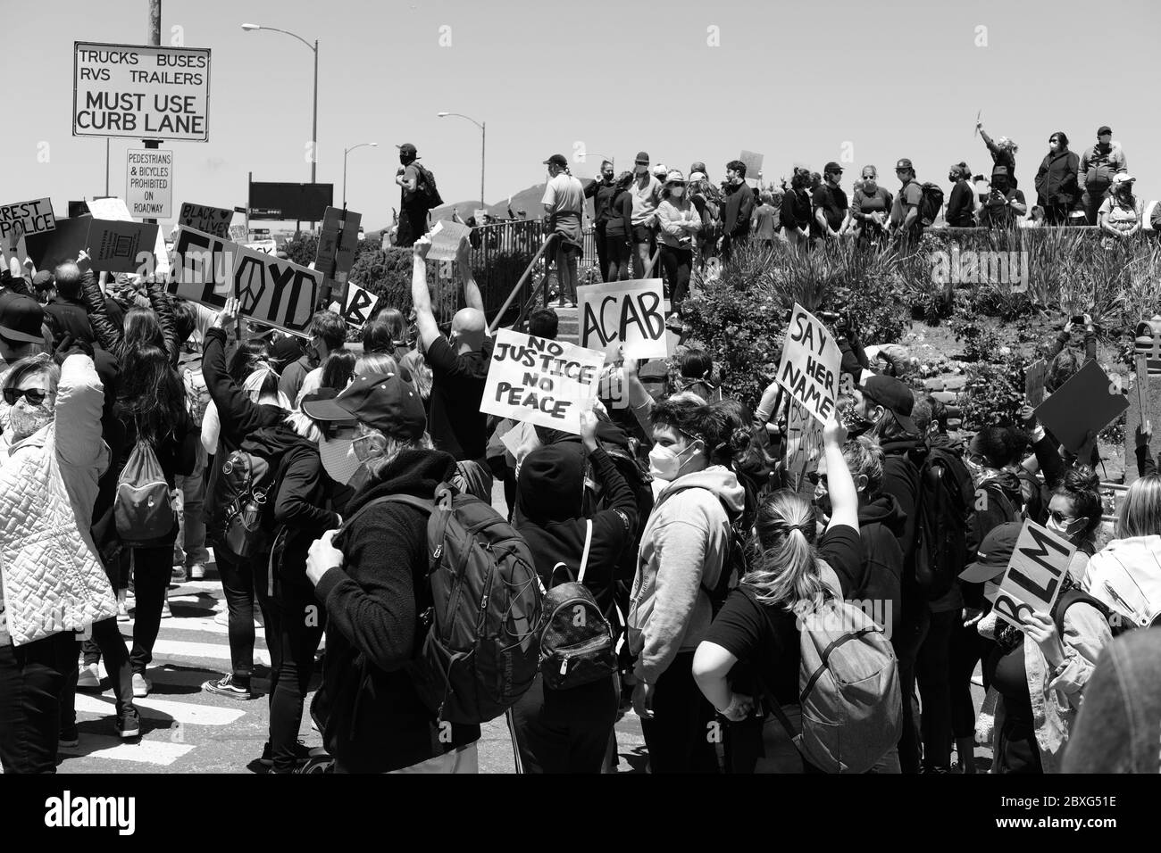 Black Lives Matter march across Golden Gate Bridge in San Francisco ...