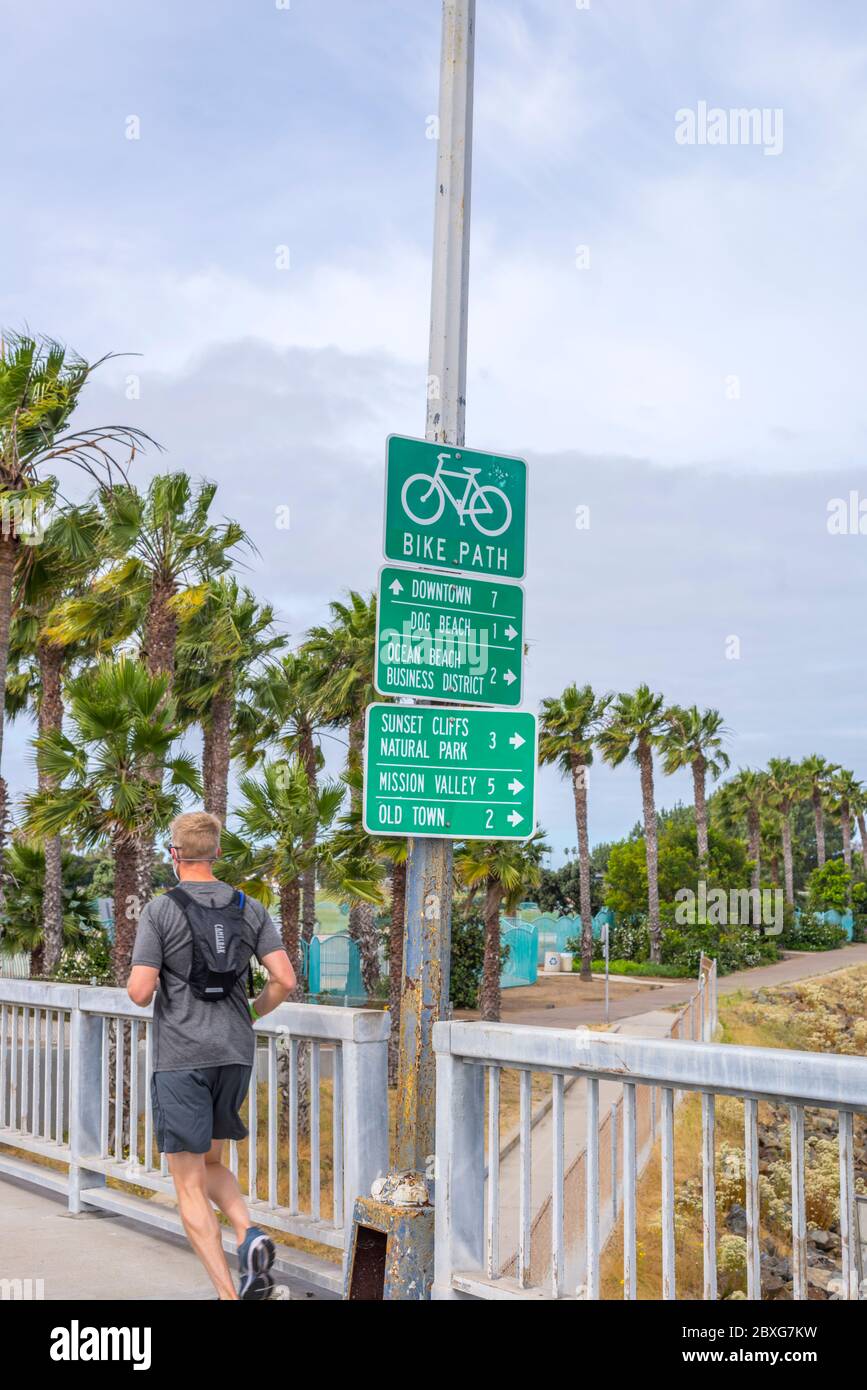 Sunset cliffs blvd bridge hi-res stock photography and images - Alamy