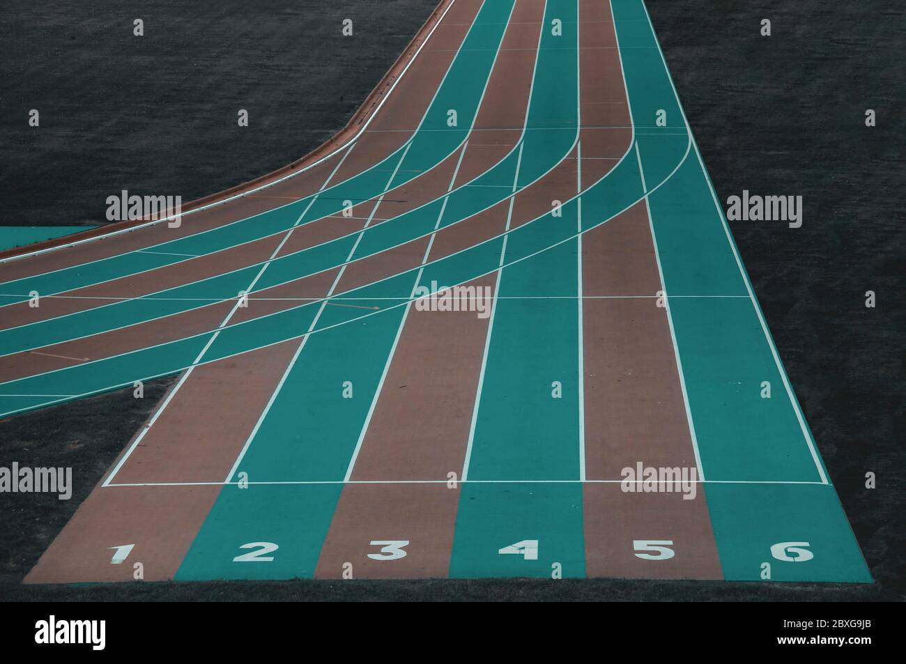 Running track lanes finish hi-res stock photography and images - Alamy
