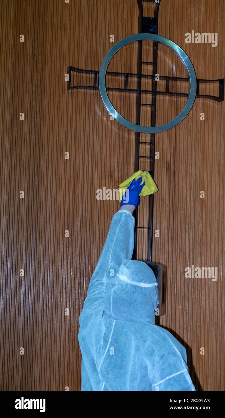 Cleaning church hi-res stock photography and images - Alamy