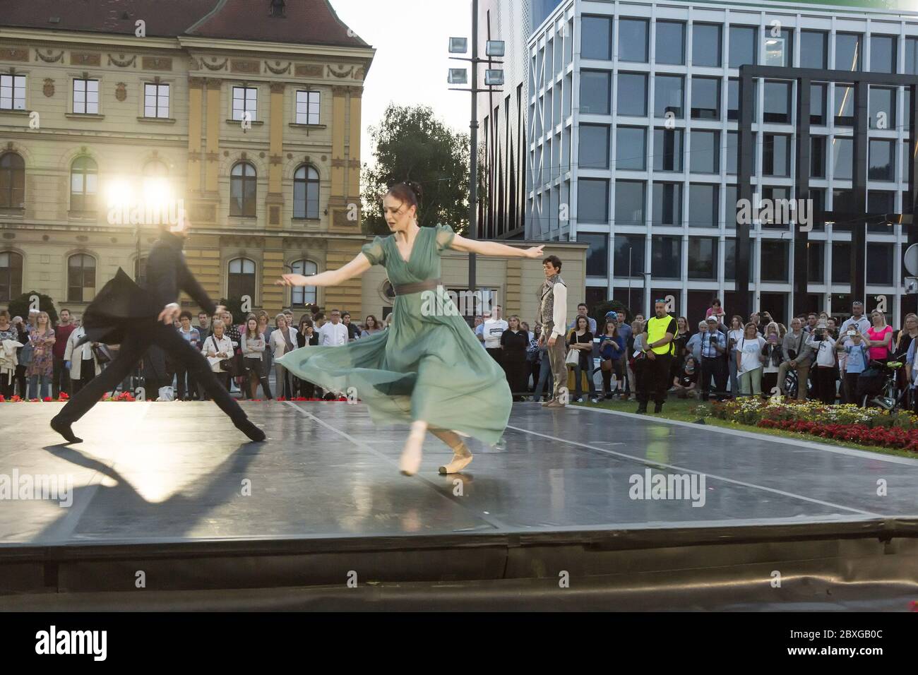 Croatian dance hi-res stock photography and images - Alamy