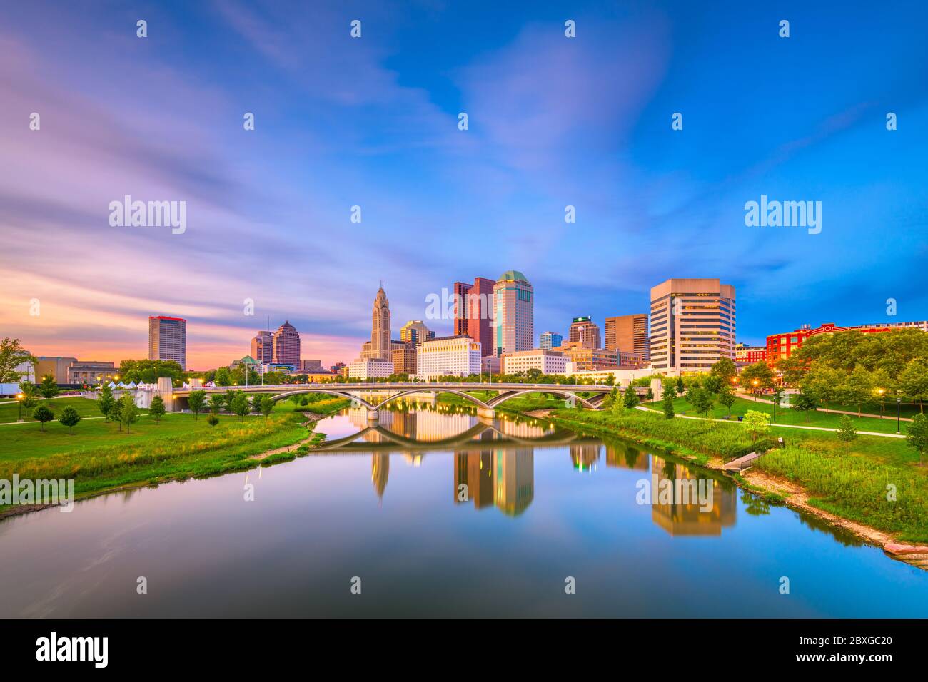 Columbus, Ohio, USA skyline on the river at dusk Stock Photo - Alamy