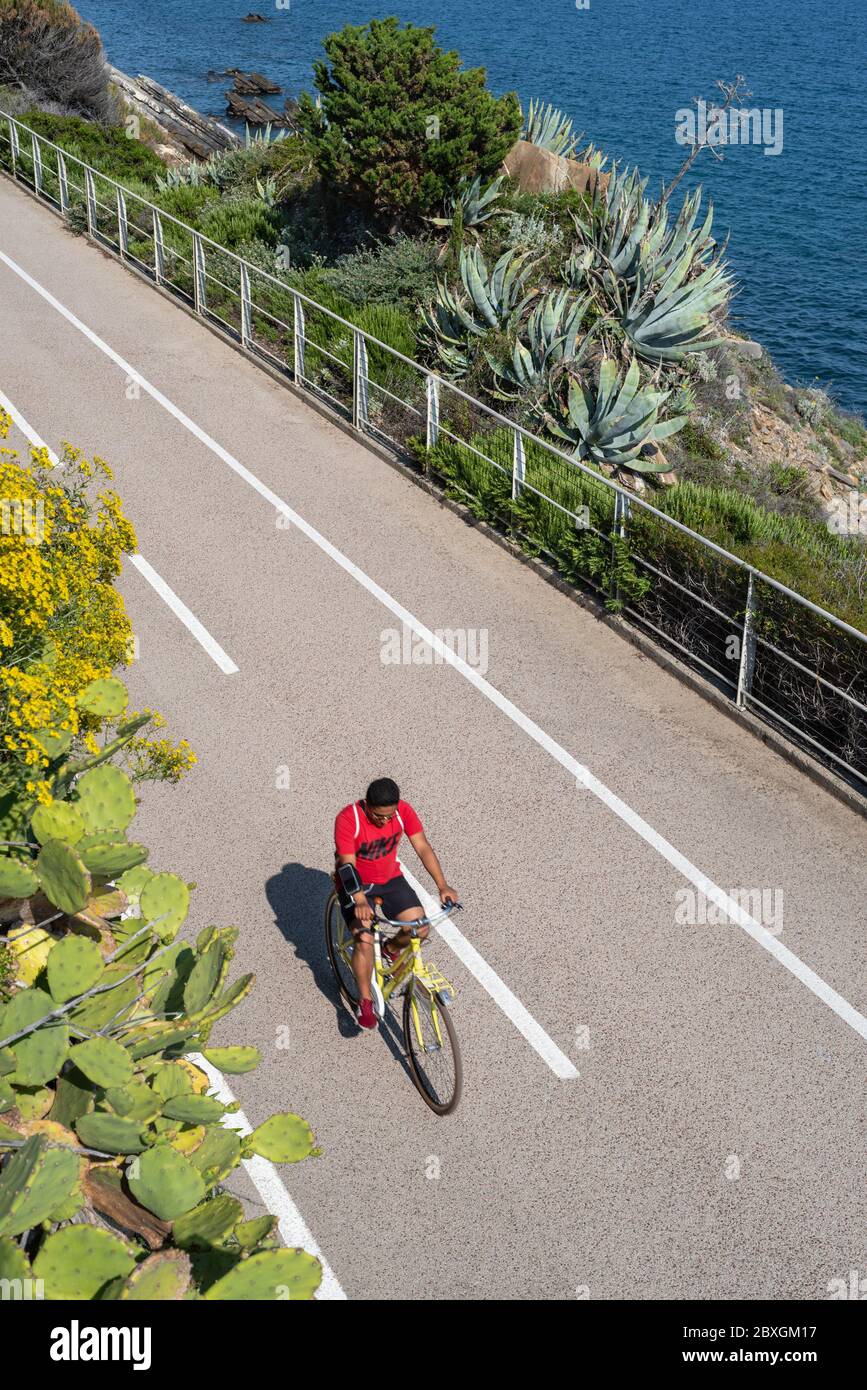 Bike route sing and bicycle hi-res stock photography and images - Alamy