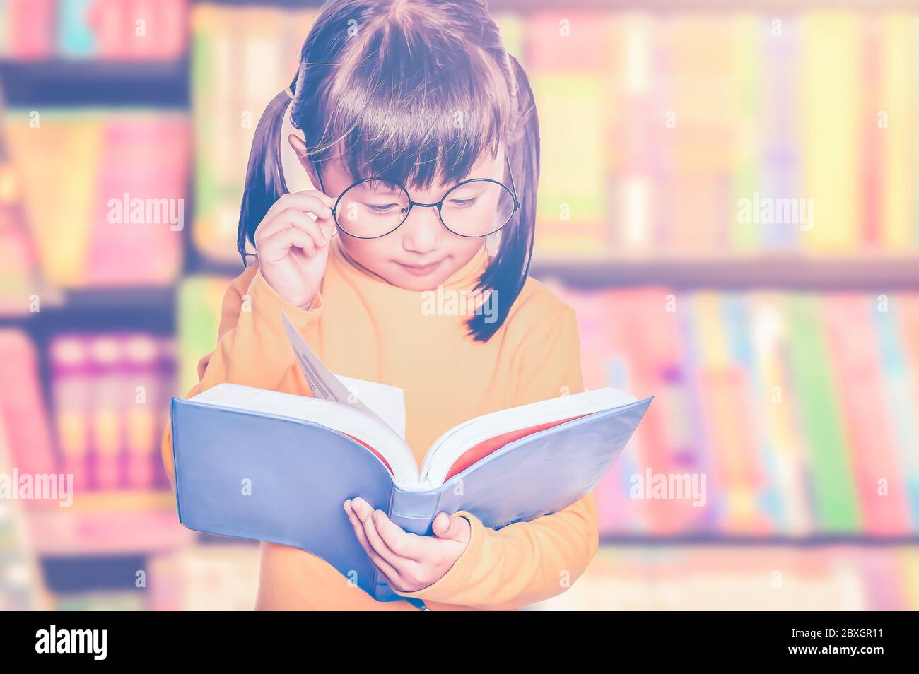 Asian girl library hi-res stock photography and images - Alamy