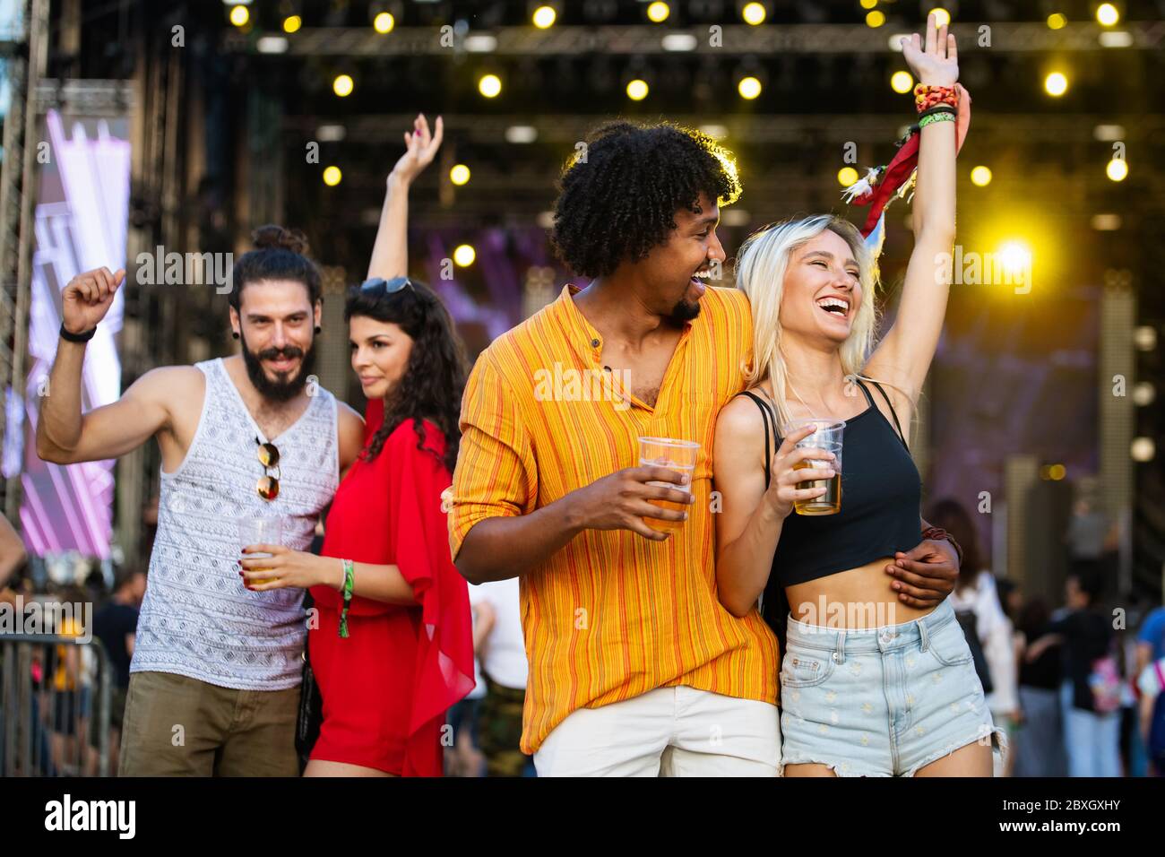 Night club partying girls hi-res stock photography and images - Alamy