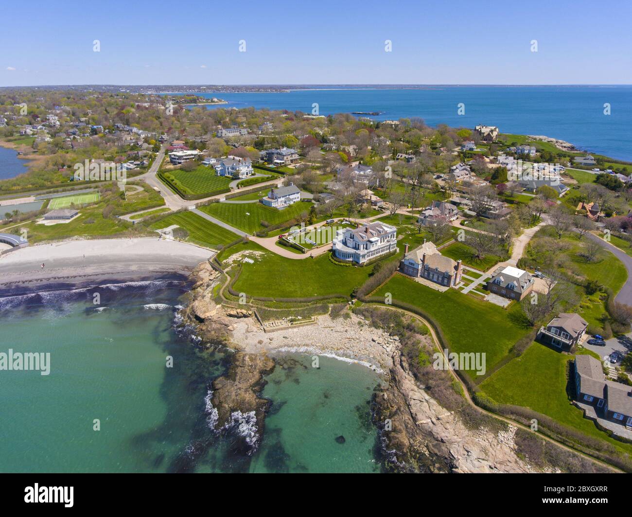 Sea cliff mansions hi-res stock photography and images - Alamy