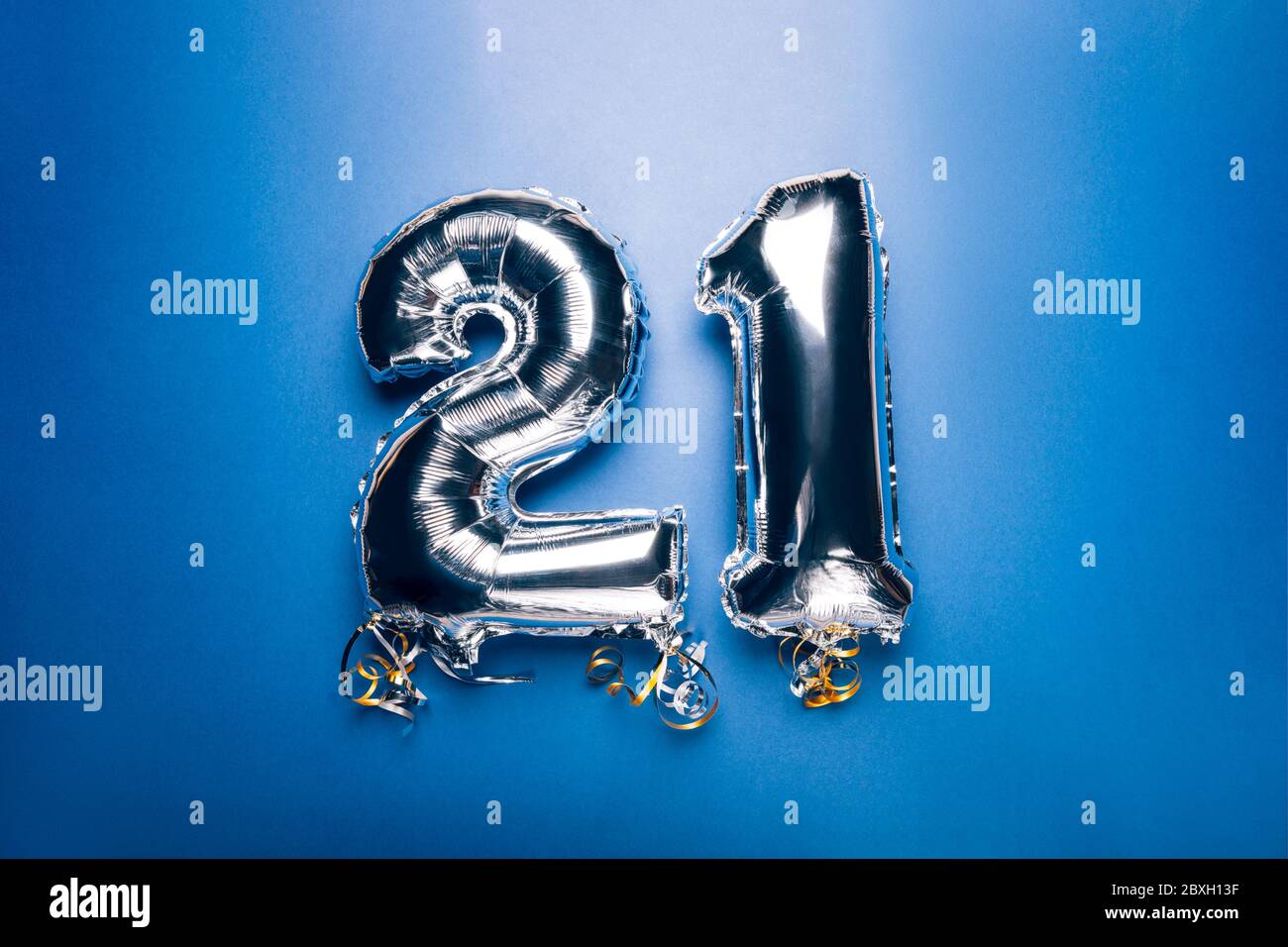 Silver Number Balloons 21 Stock Photo - Alamy