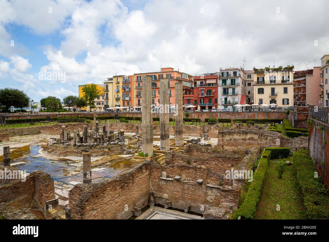 Old city of pozzuoli hi-res stock photography and images - Alamy