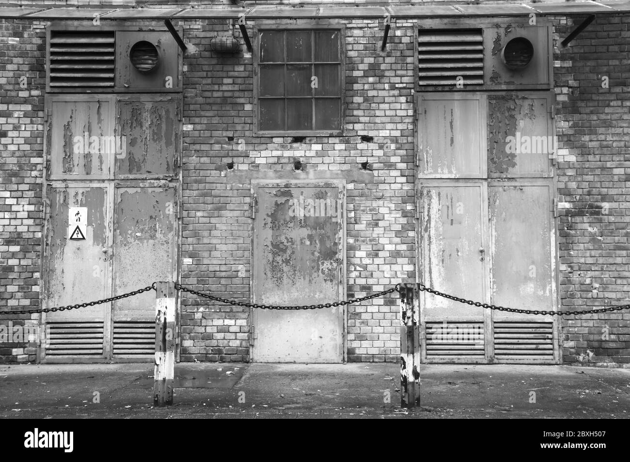 Old run down factory wall Stock Photo - Alamy
