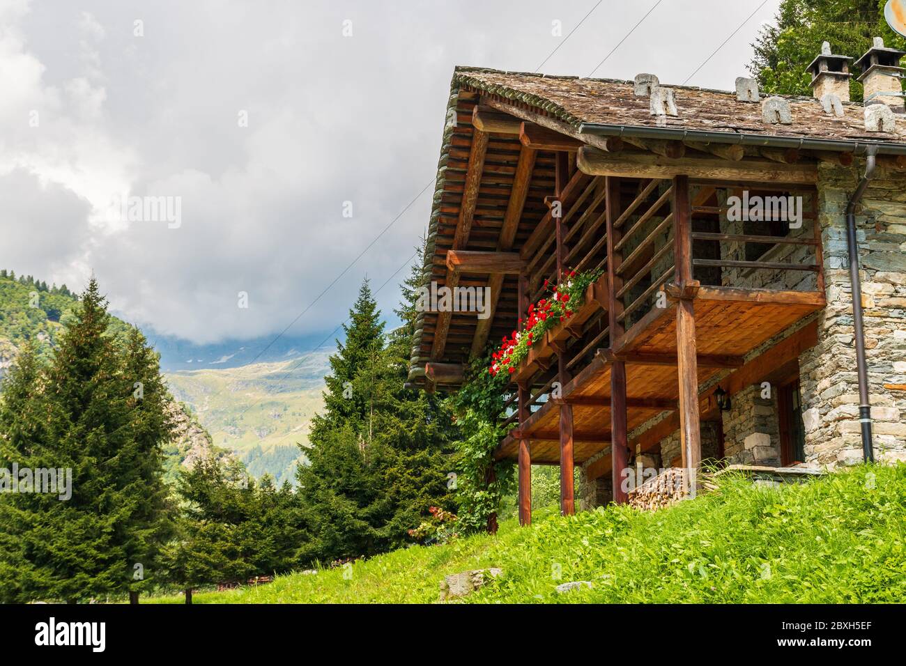 Typical Walser style houses in Pedemonte, Alagna Valsesia, Piedmont ...
