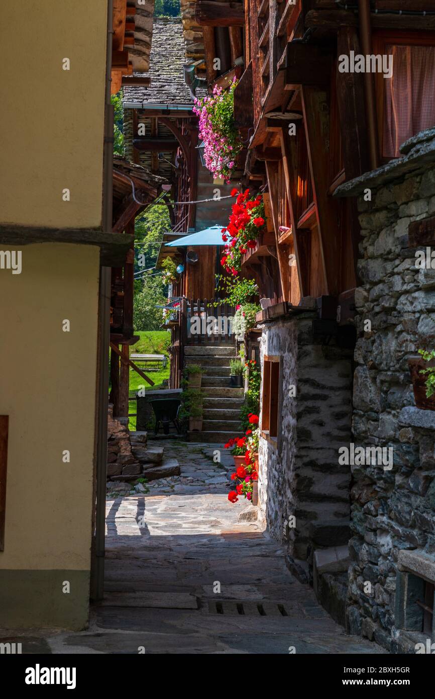 Typical Walser style houses in Pedemonte, Alagna Valsesia, Piedmont ...