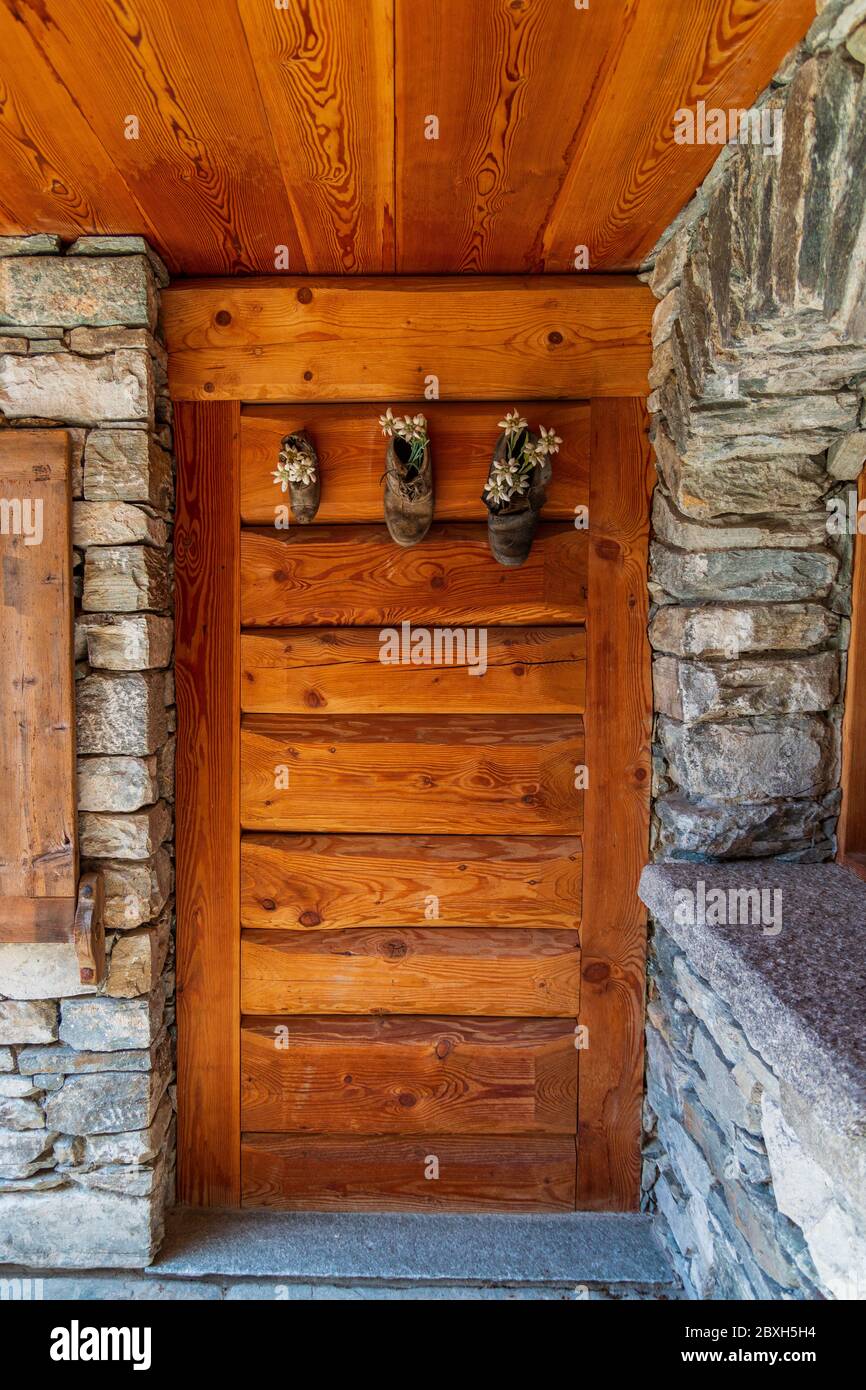 Typical Walser style houses in Pedemonte, Alagna Valsesia, Piedmont ...