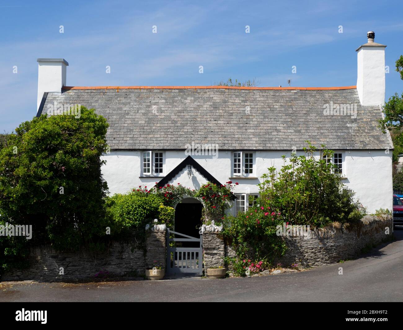 Whitewash cottage hi-res stock photography and images - Alamy