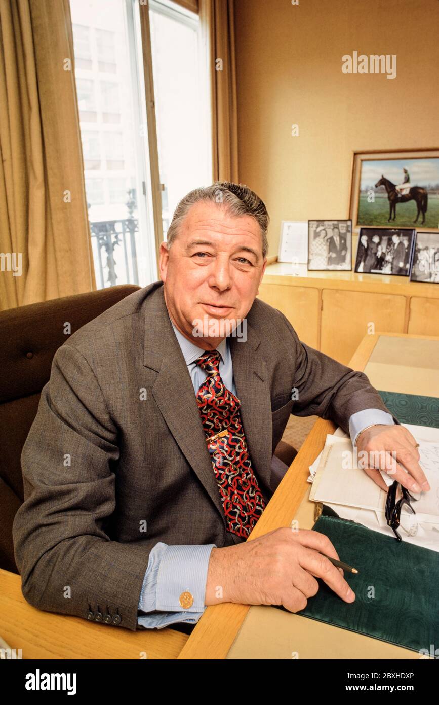 Specify grand national horse hi-res stock photography and images - Alamy