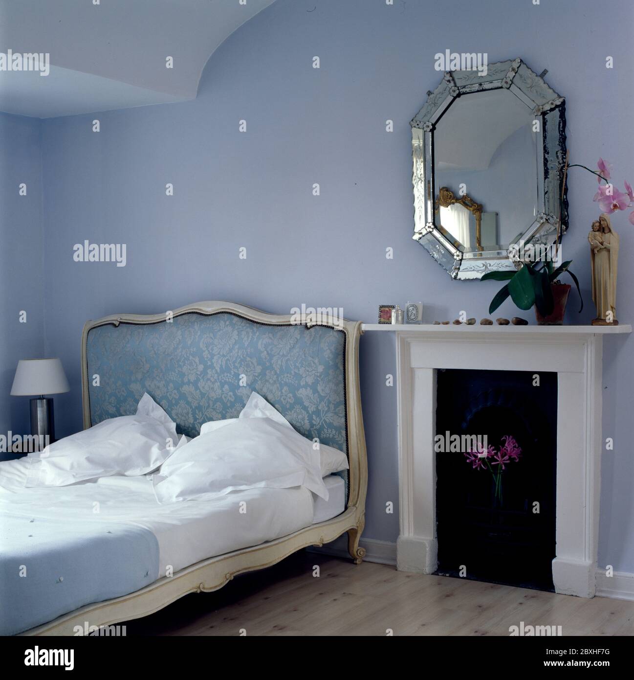 Padded room hi-res stock photography and images - Alamy