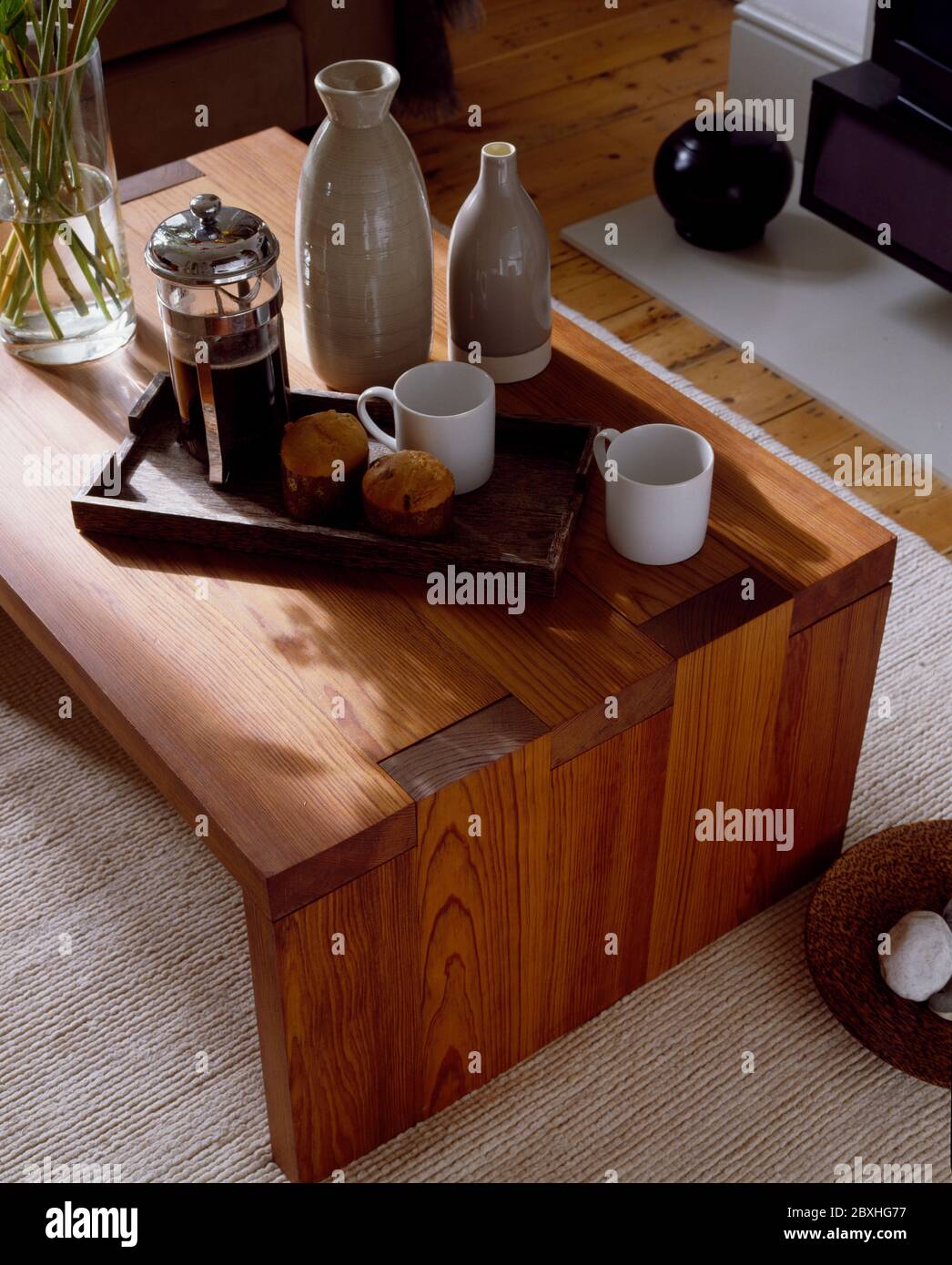 Modern coffee table hi-res stock photography and images - Alamy