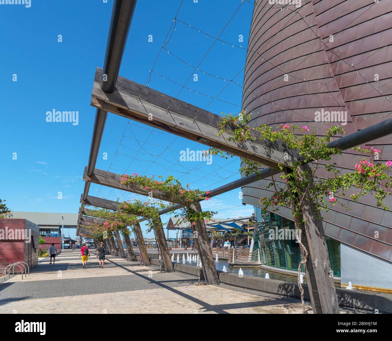 Riverfront square hi-res stock photography and images - Alamy