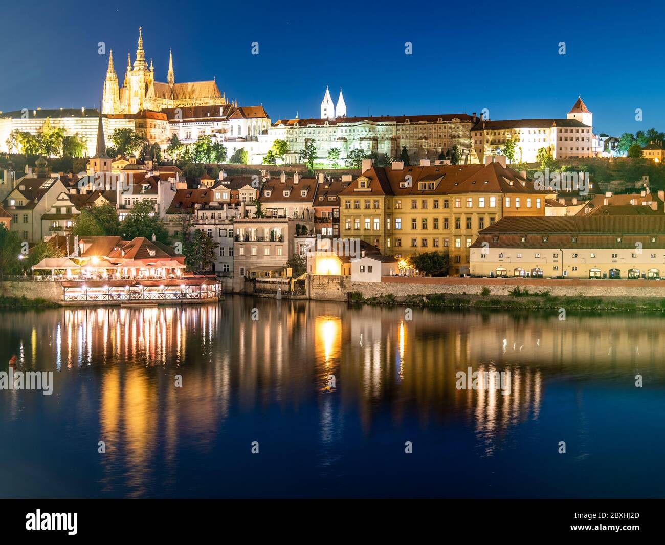Prague Castle, Czech: Prazsky hrad. Illuminated landmark by night. Vew ...