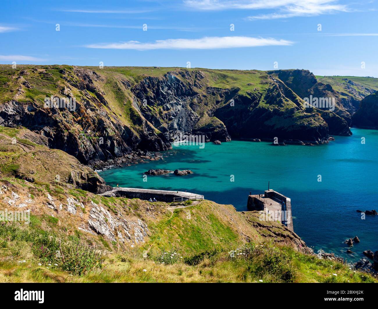 Overlooking Mullion Cove on a beautiful sunny summers day. Cornwall ...