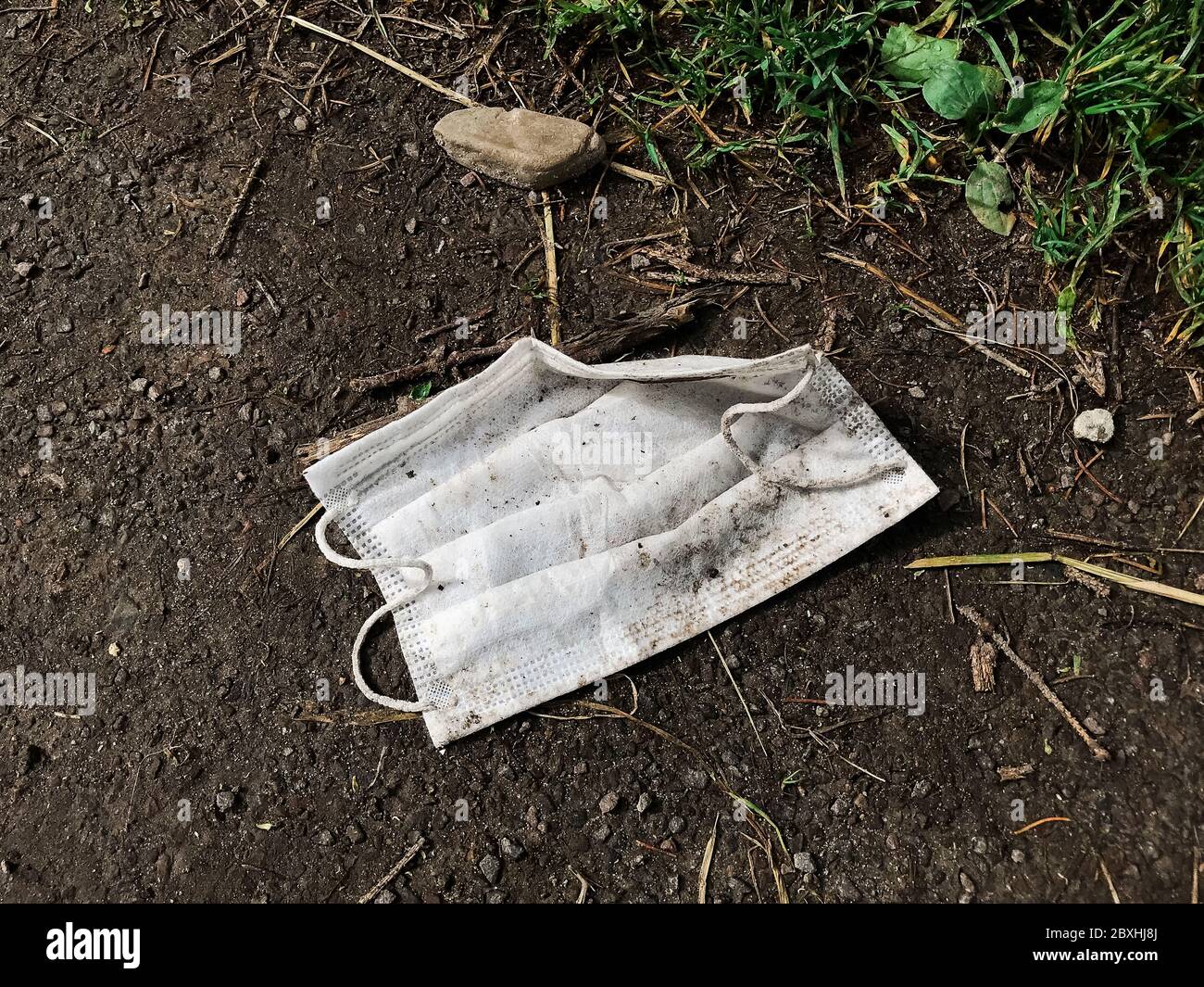 Dirty mask hi-res stock photography and images - Alamy