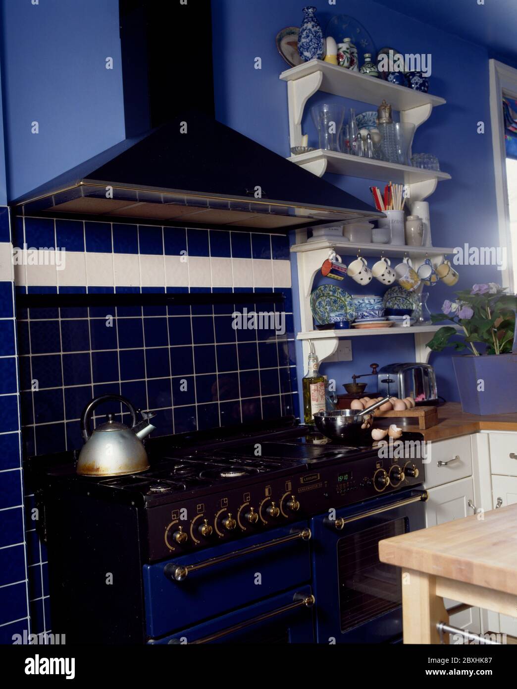 Crockery tiles hi-res stock photography and images - Alamy