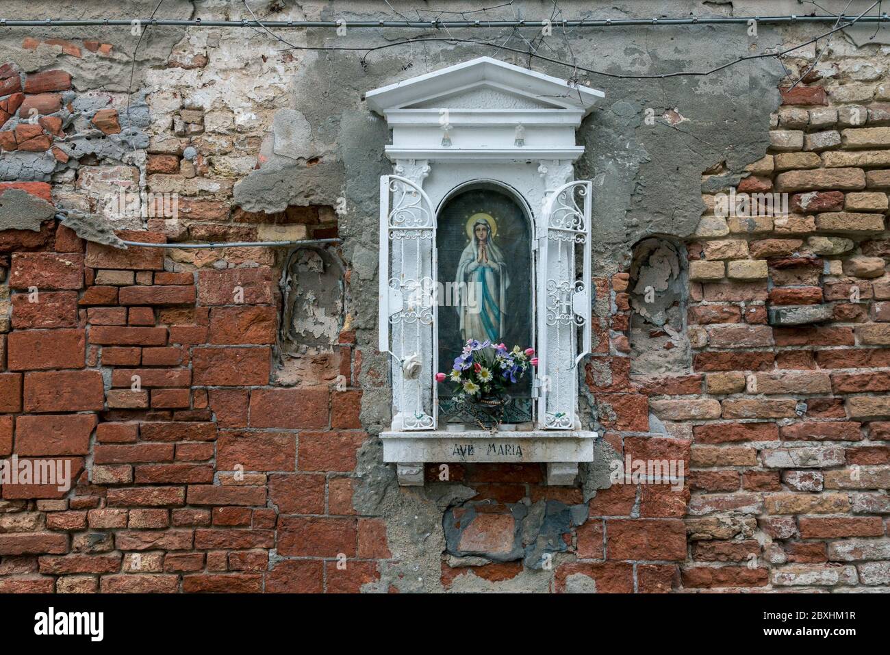 Venetian shrine hi-res stock photography and images - Alamy