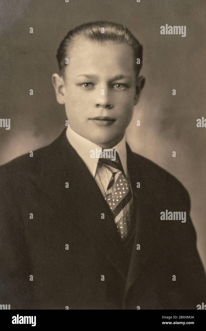 1930s man in suit hi-res stock photography and images - Alamy