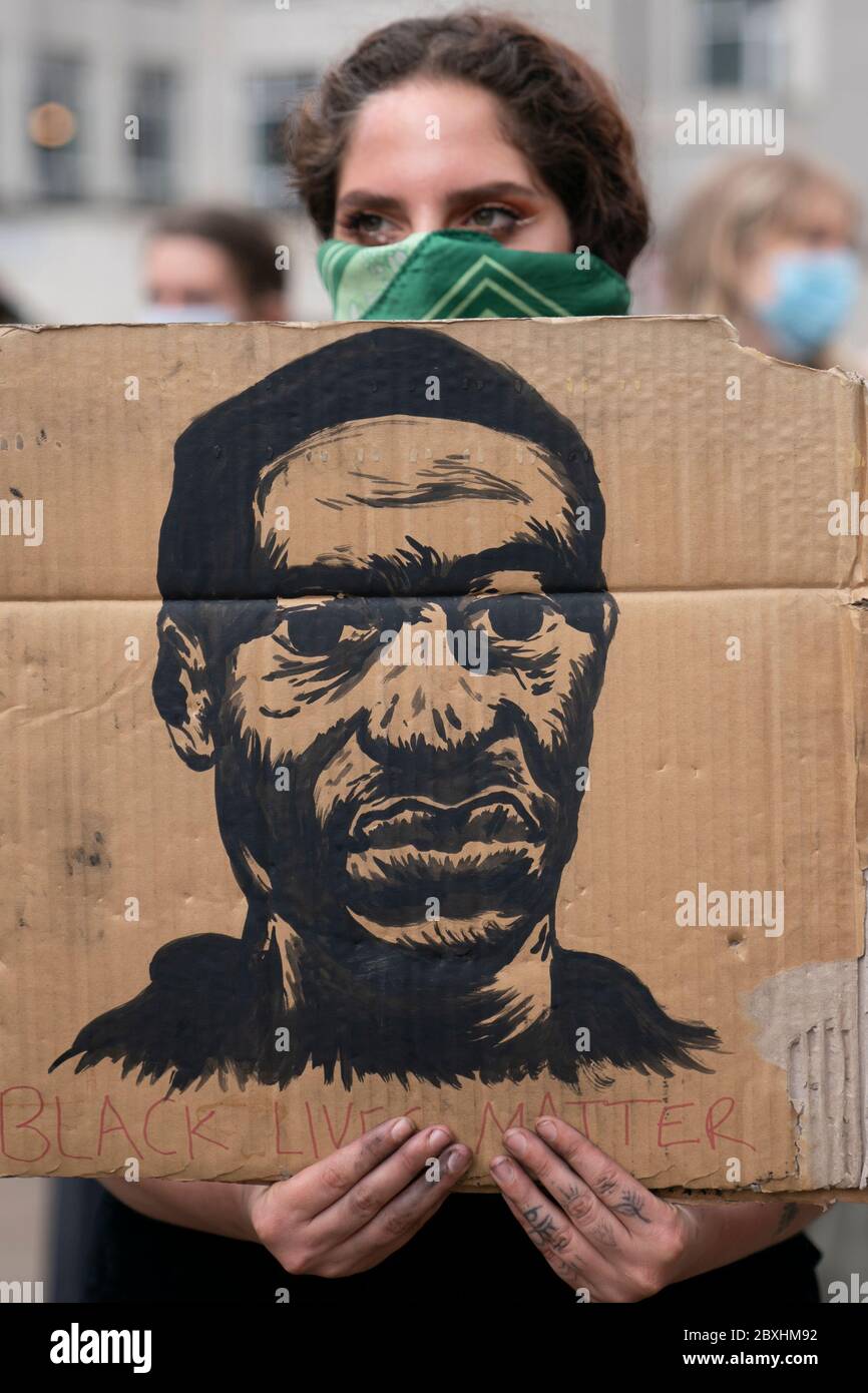 George floyd poster and protest hi-res stock photography and images - Alamy