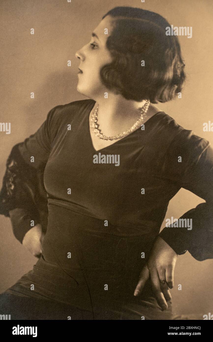 1930 fashion circa hi-res stock photography and images - Alamy
