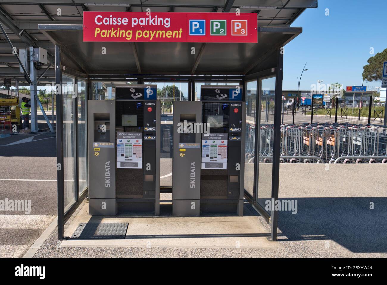 Car parking ticket booth. Airport long stay parking payment Stock Photo ...